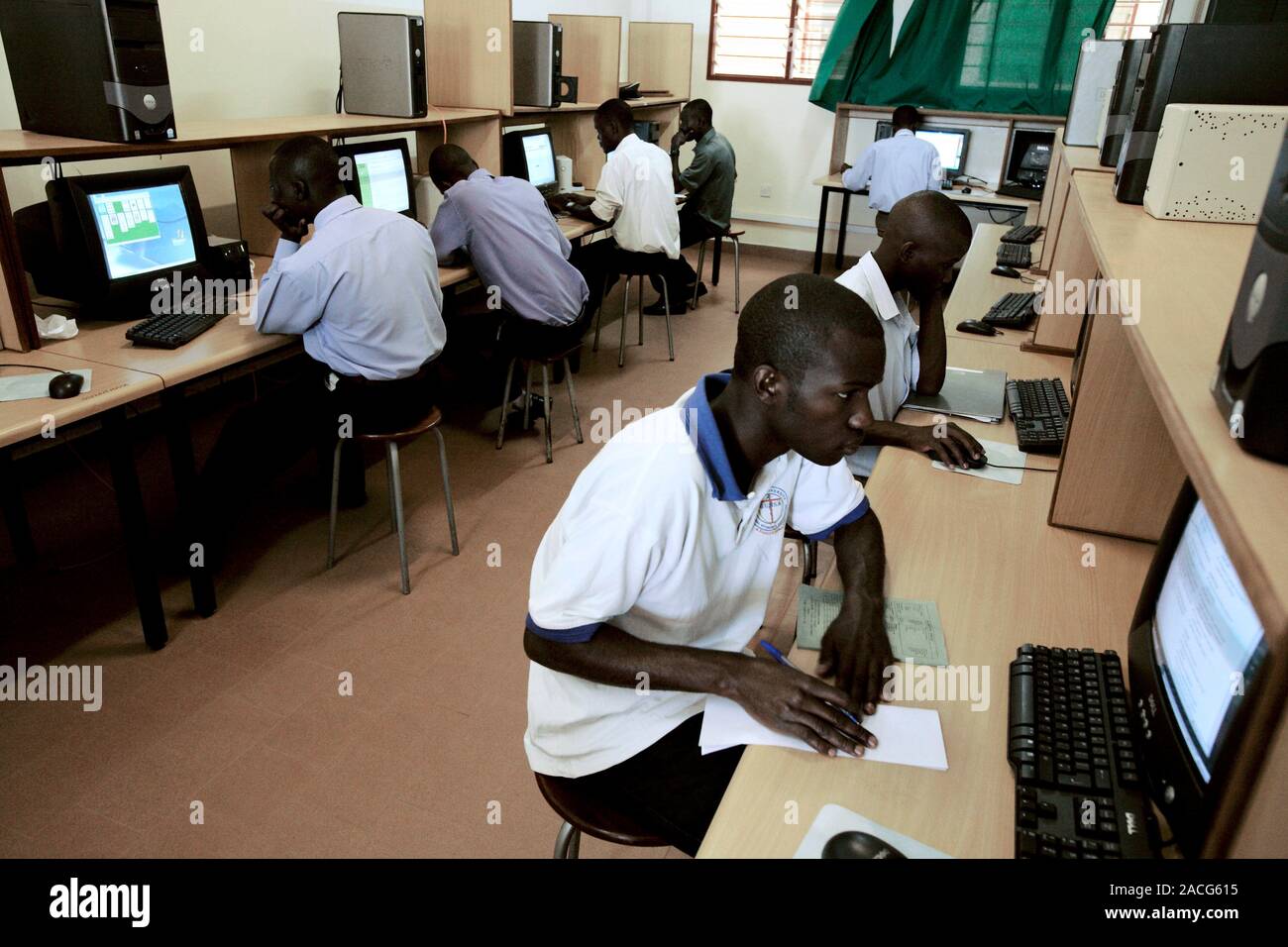 Students using computers. Photographed in Uganda Stock Photo - Alamy