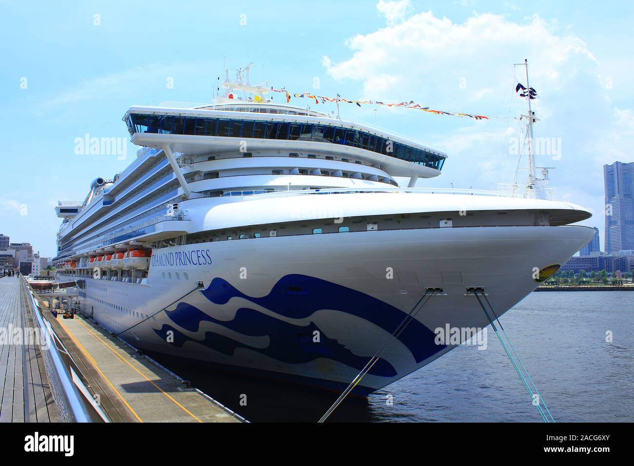 Cruise ship ocean diamond hi-res stock photography and images - Alamy