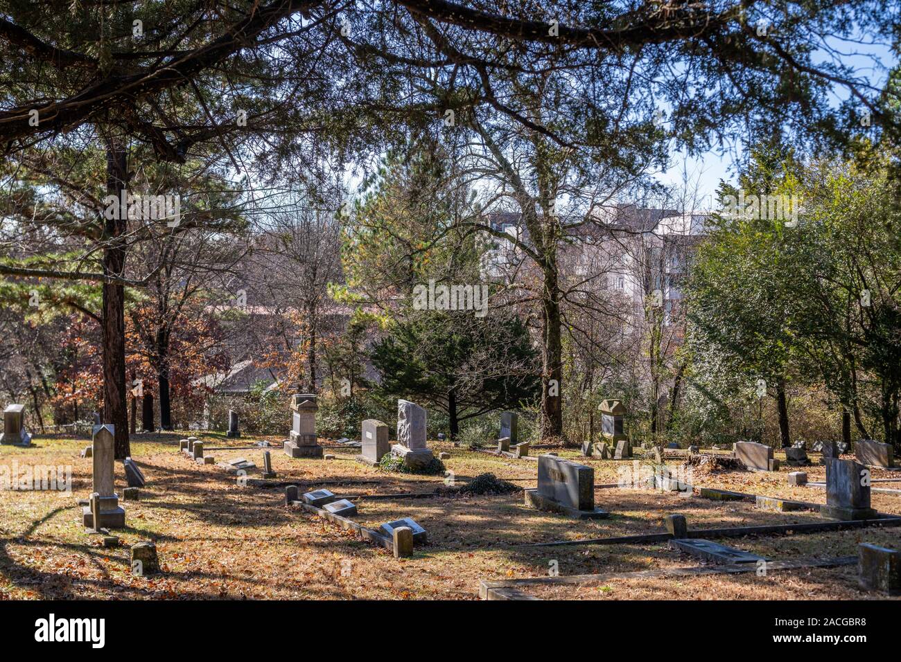 Evergreen cemetery hi-res stock photography and images - Alamy