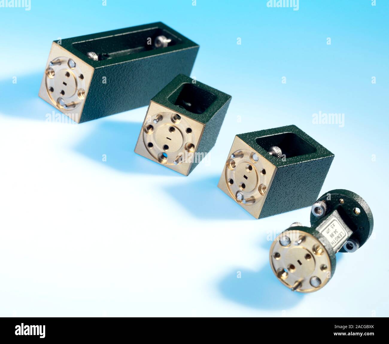 Dimension measurement objects. Items that are to have their dimensions ...