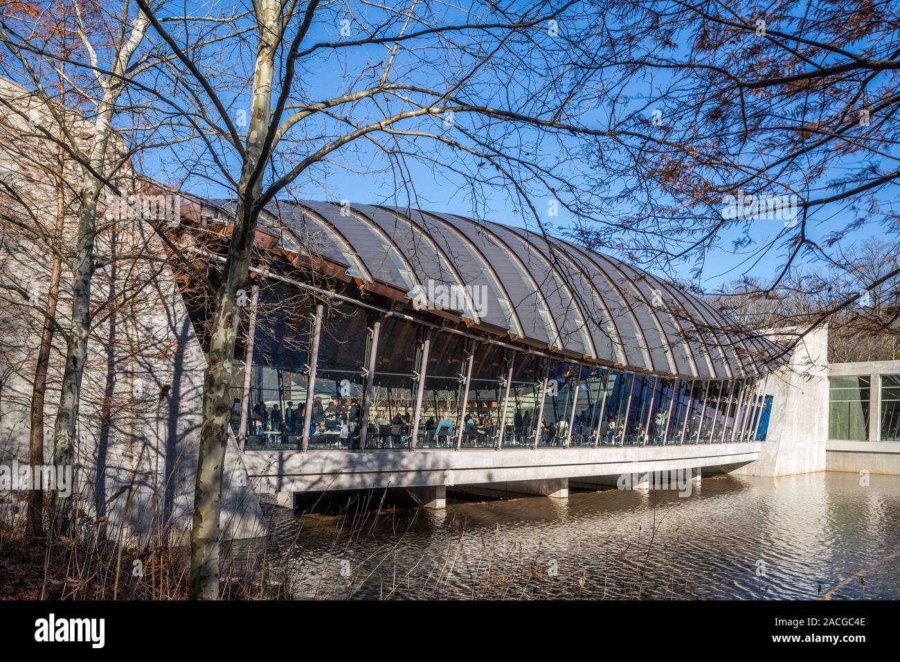 Bridge museum modern art hi-res stock photography and images - Alamy