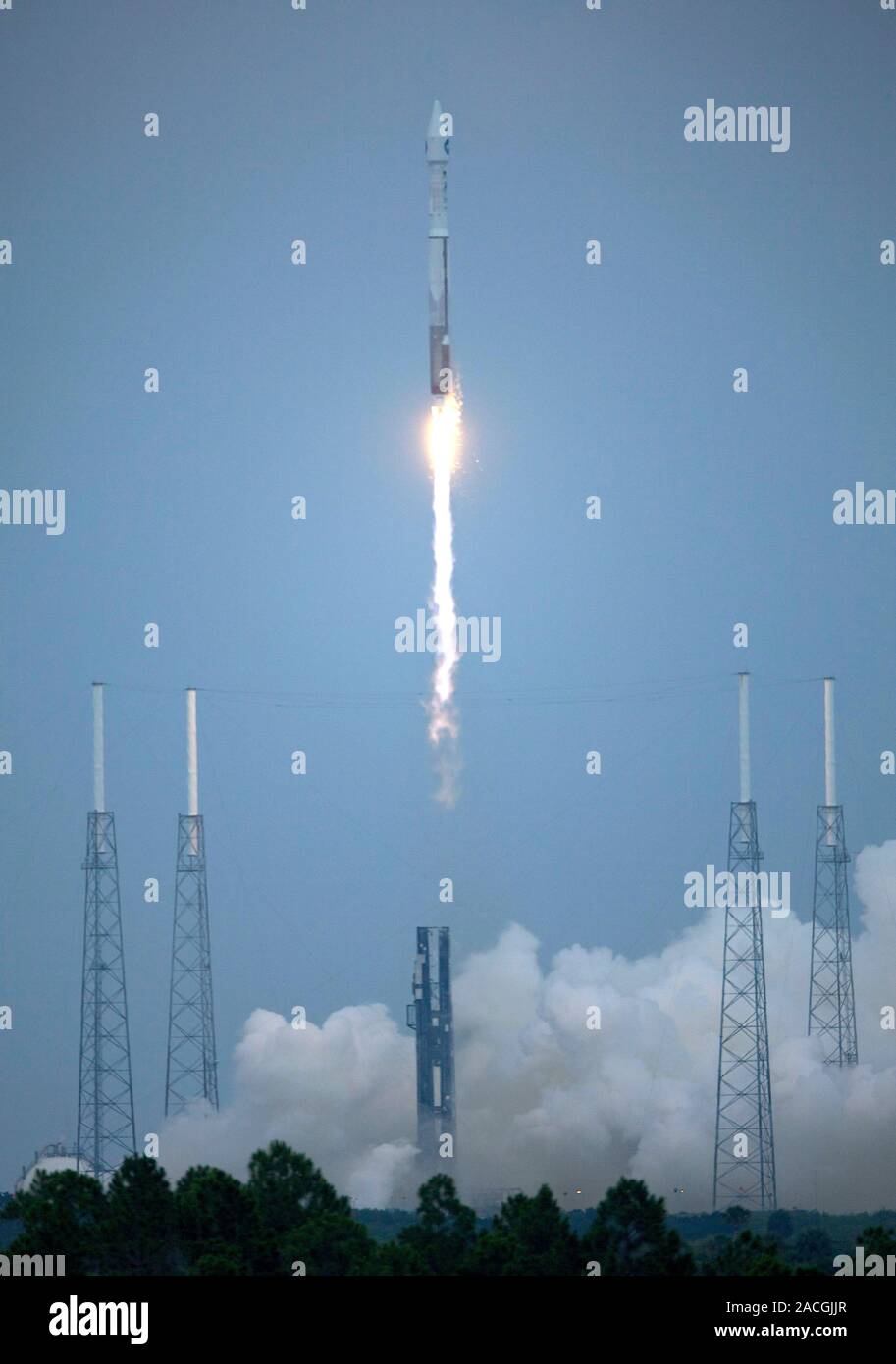 LRO and LCROSS mission launch. Atlas V/Centaur carrying NASA's Lunar ...