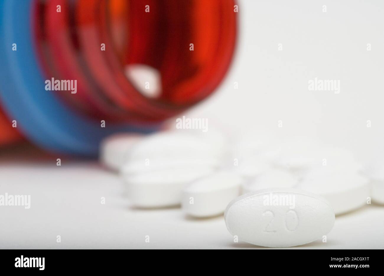 Lipitor (Atorvastatin), a cholesterol-lowering drug Stock Photo - Alamy