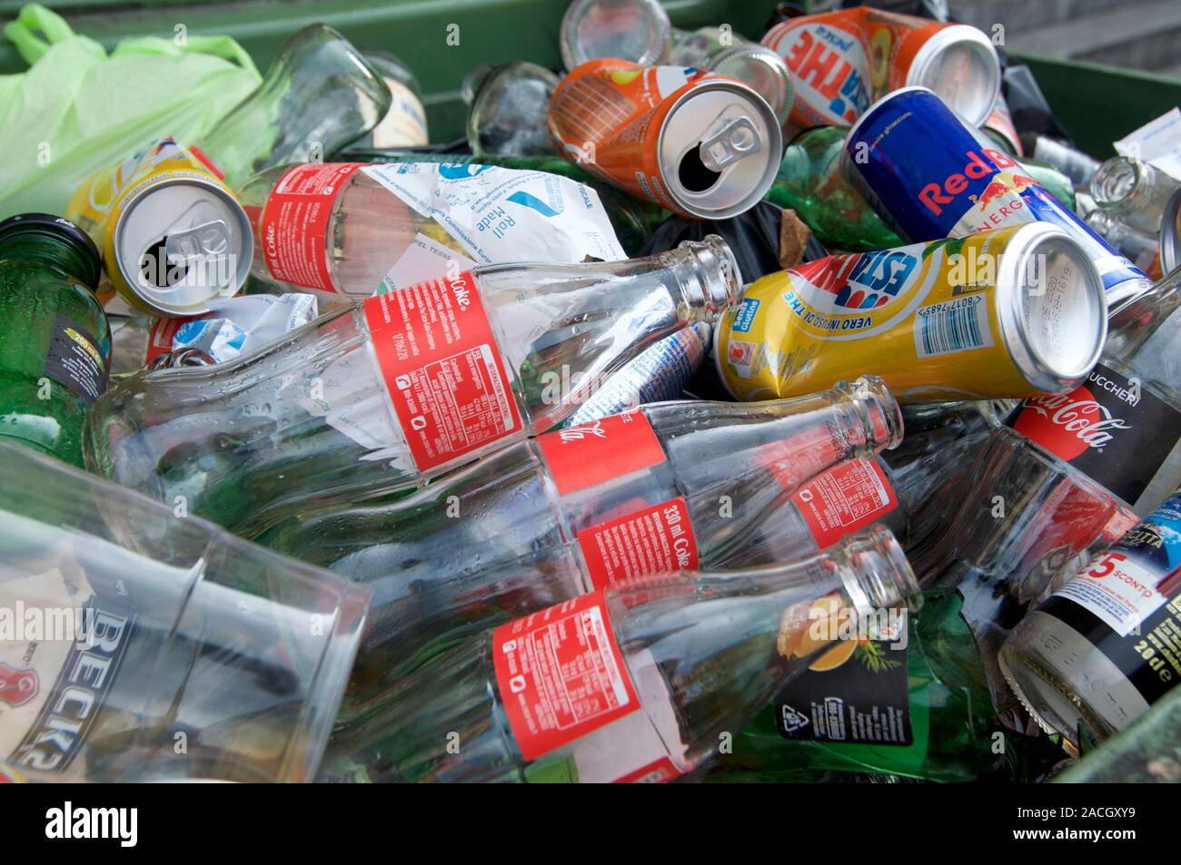 Recycled Glass Bottles And Cans Glass Continues To End Up In Landfill