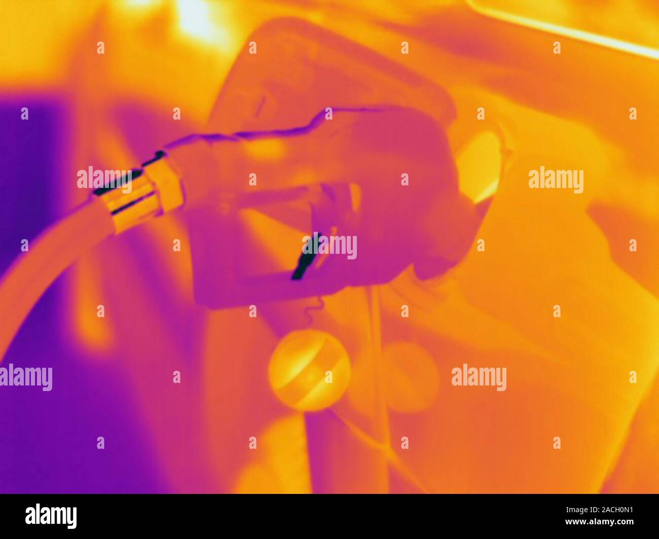 Thermogram - Filling gas tank - The colors show temperature variation ...