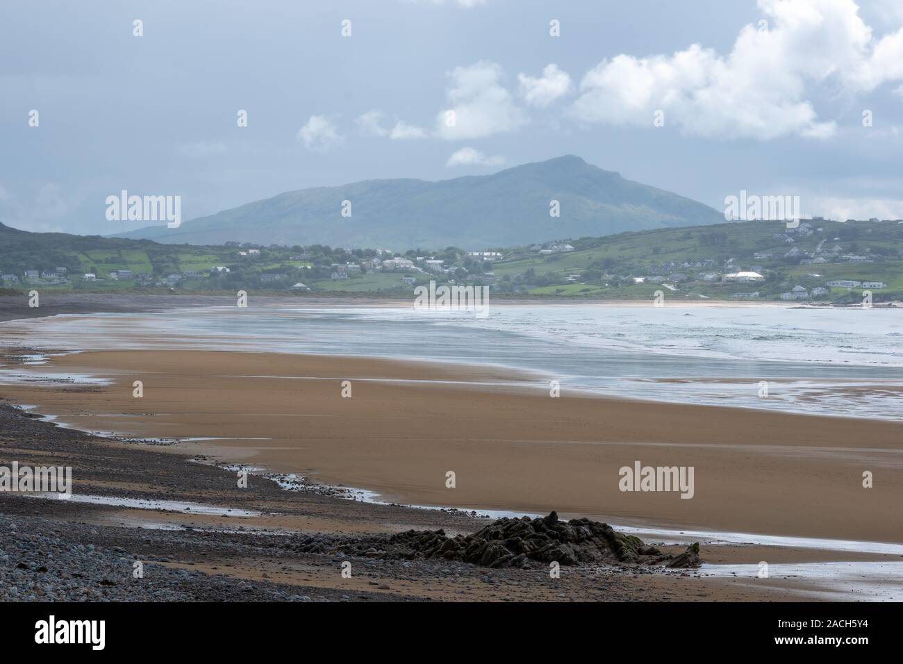 Pollan beach hi-res stock photography and images - Alamy