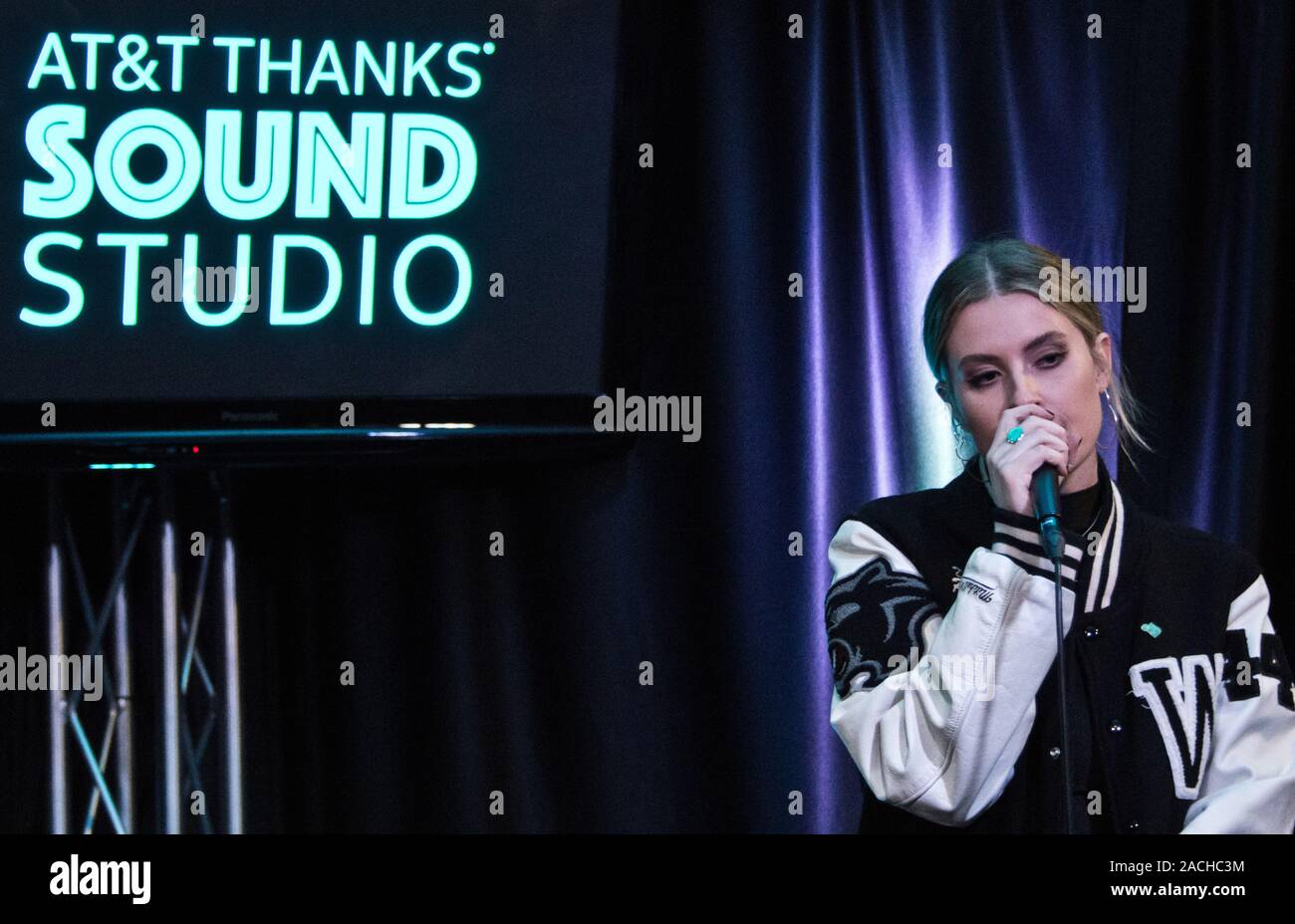 Cari elise fletcher hi-res stock photography and images - Alamy