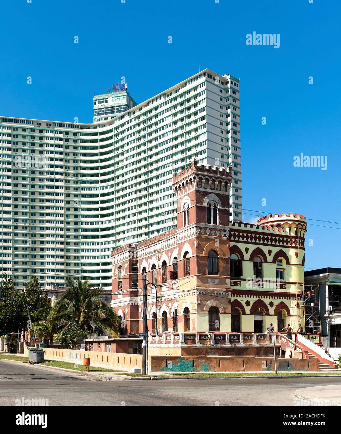 ornate architecture contrasts with modern building Stock Photo - Alamy
