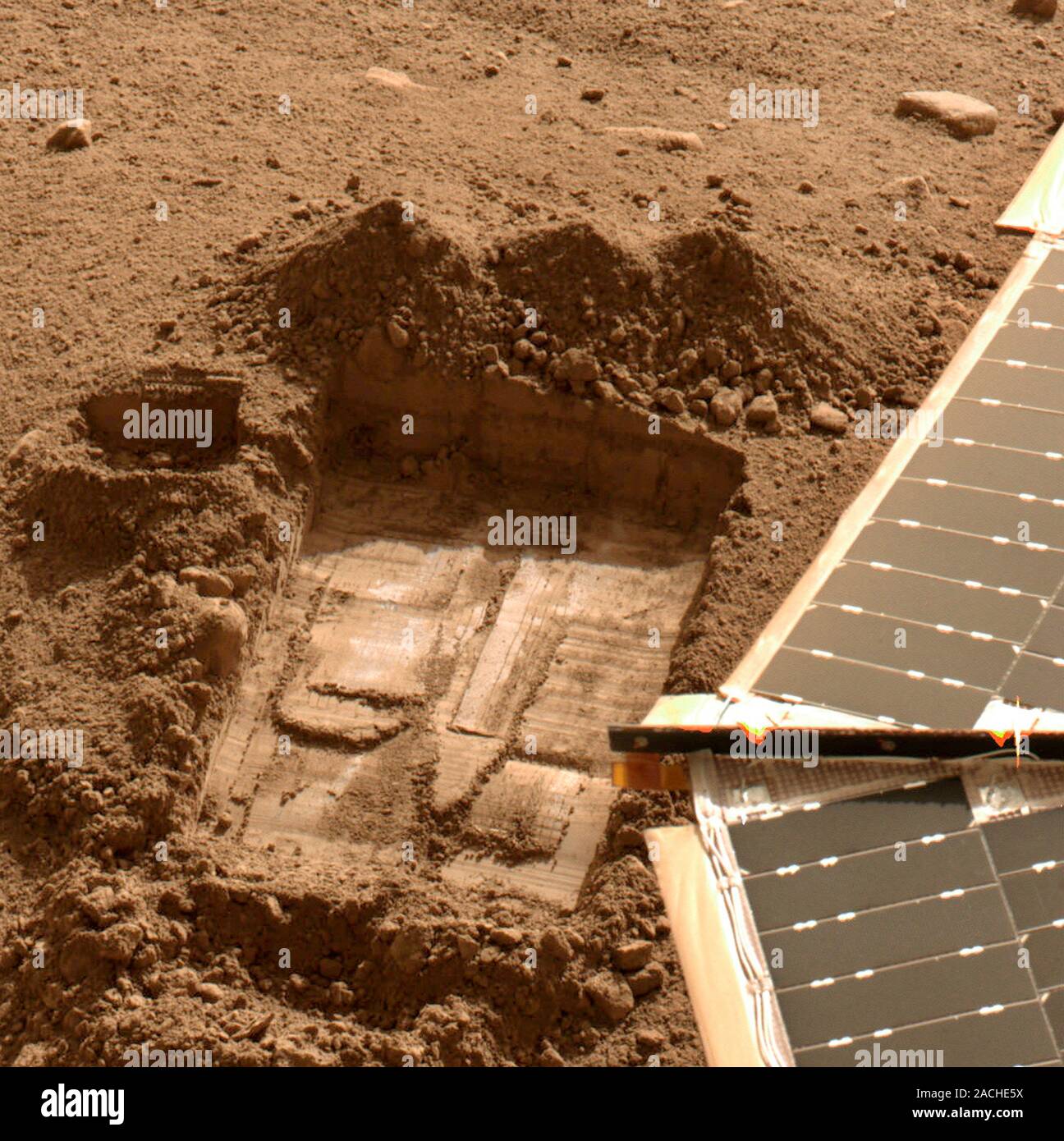 Mars surface. Phoenix lander spacecraft image, showing the Snow White ...