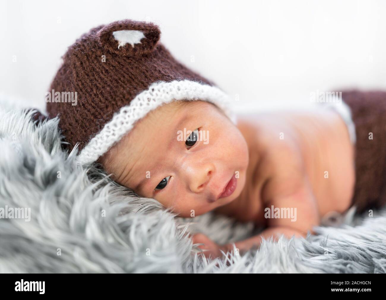 Chinese girl sleeping teddy bear hi-res stock photography and images ...