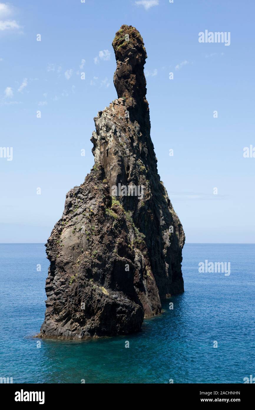Sea stack. Photographed off the coast of Madeira Stock Photo - Alamy