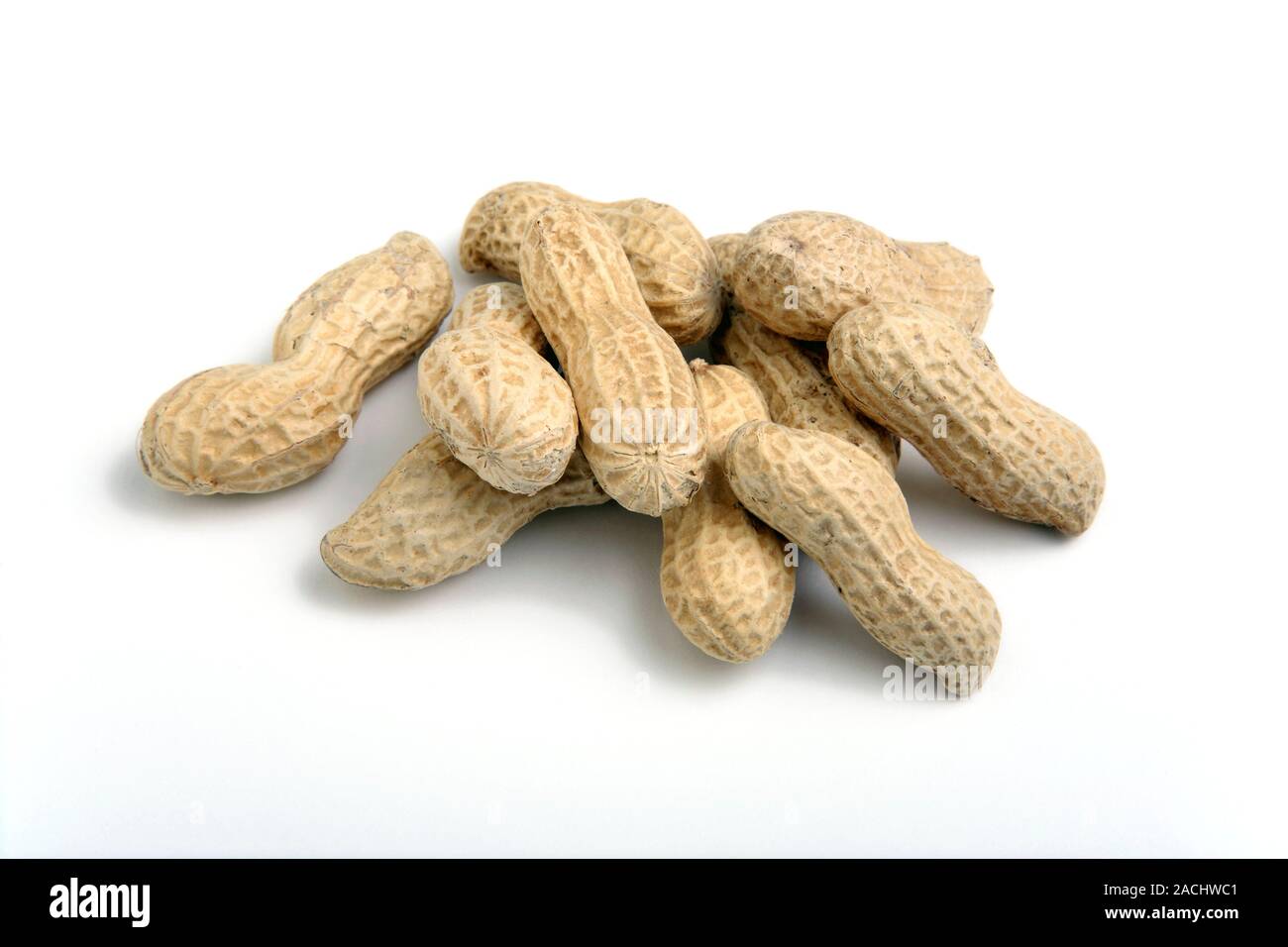 Peanuts in their shells Stock Photo - Alamy