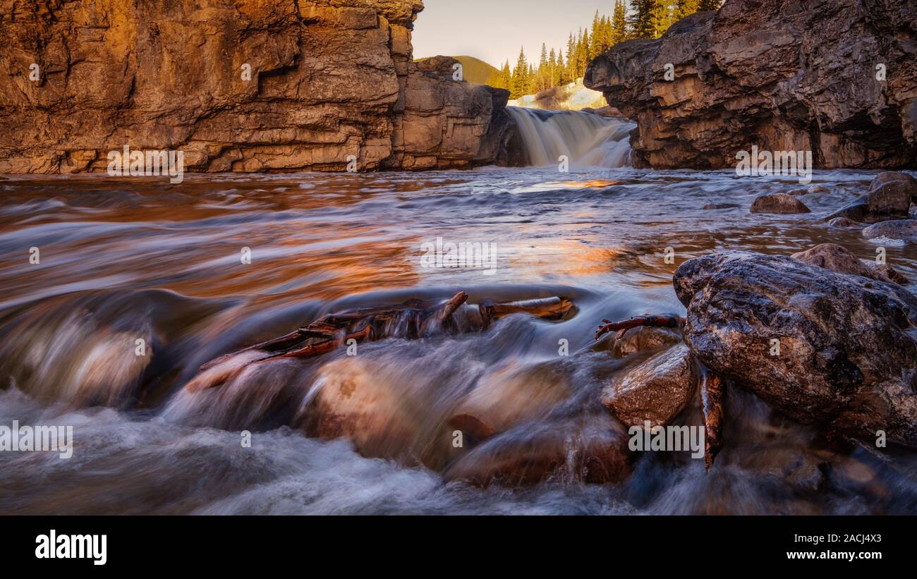 Kananaskis river in kananaskis provincial park hi-res stock photography ...