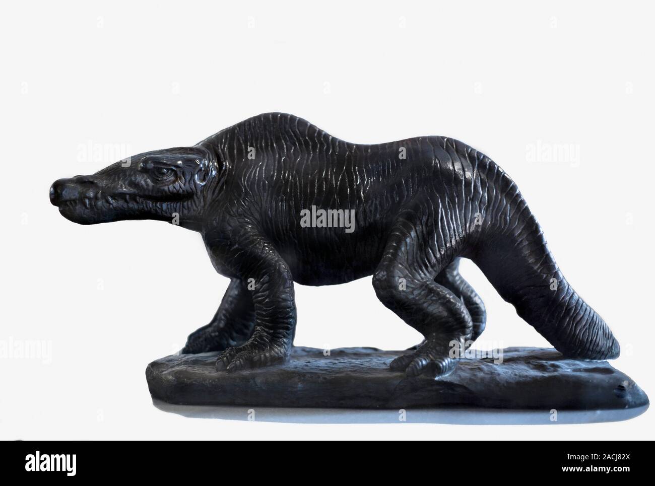 1854 Megalosaurus model by Waterhouse Hawkins. Hawkins attempted to ...