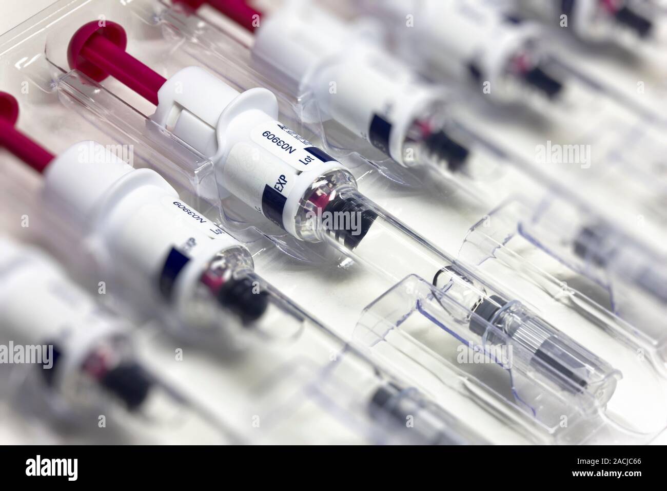 Syringes containing a sterile solution of Fondaparinux (trade name ...