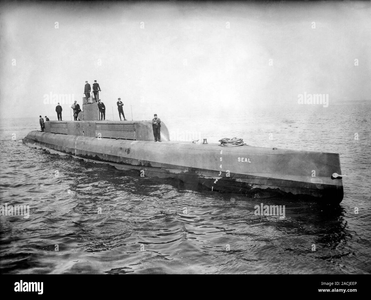 USS-G1 submarine. Historical image of the first US Navy submarine to be ...