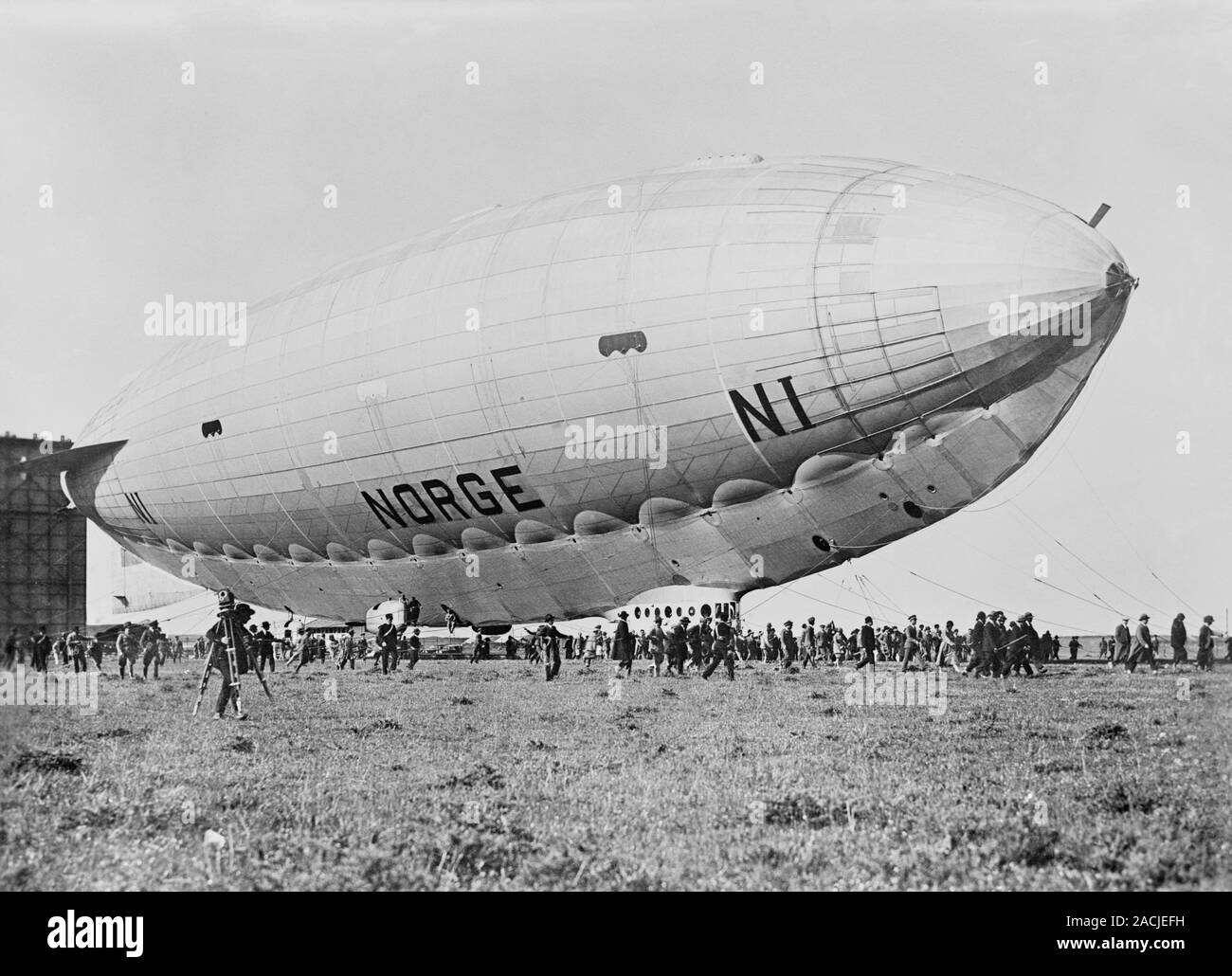 Norge airship. Historical image of the semi-rigid airship designed and ...
