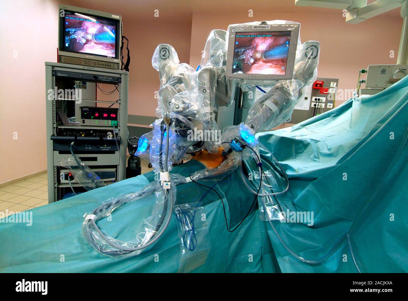 Da Vinci robot surgeon performing keyhole (laparoscopic) surgery. This ...