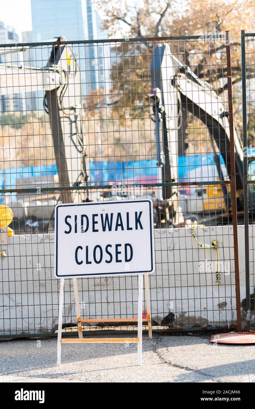 Sidewalk Closed Sign at construction site fence Stock Photo - Alamy