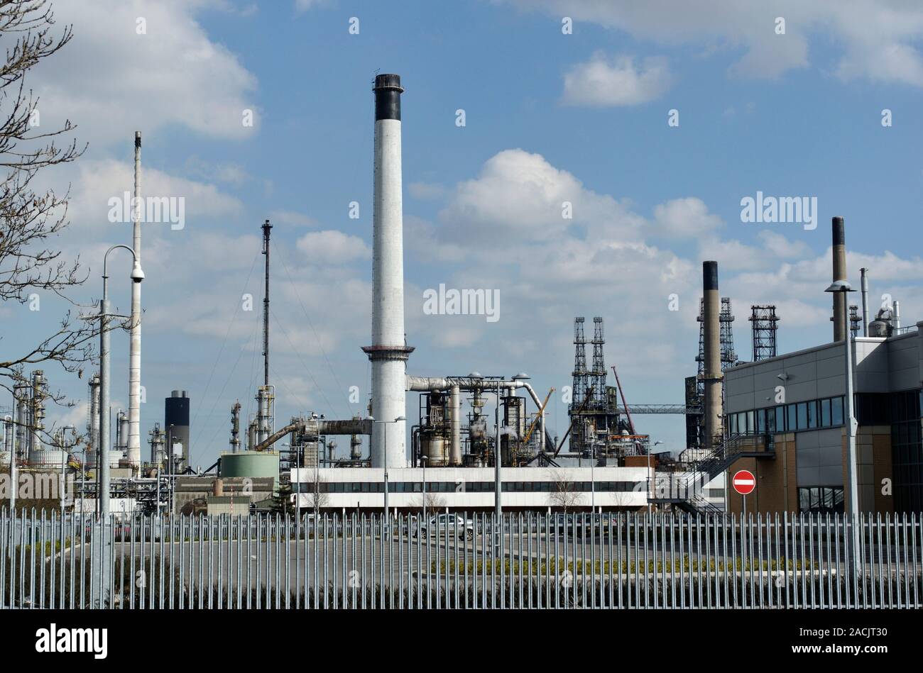 Conoco Phillips Humber oil refinery. Photographed at South Killingolme ...