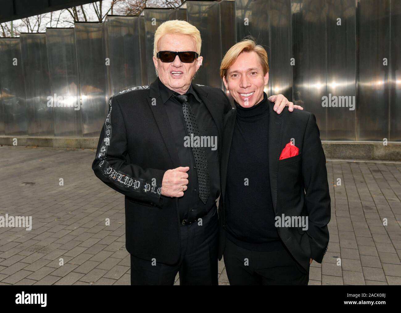 Berlin, Germany. 02nd Dec, 2019. The singer Heino (l) and Helmut Werner ...