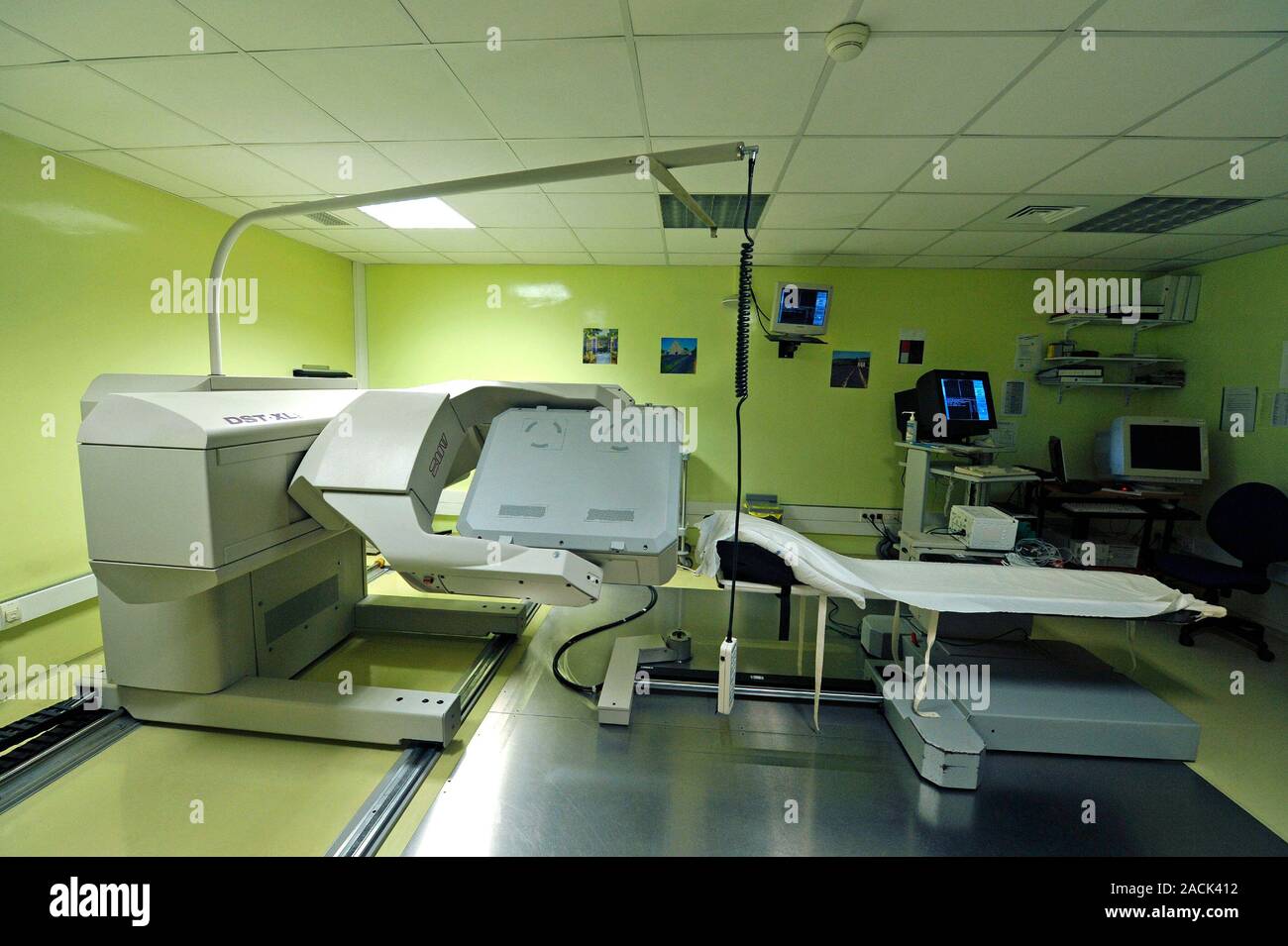 Gamma camera. This diagnostic scanner uses the detection of radiation ...