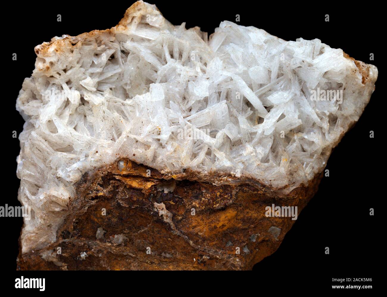 Hemimorphite, a zinc-sorosilicate mineral, chemical formula Zn4Si2O7(OH ...