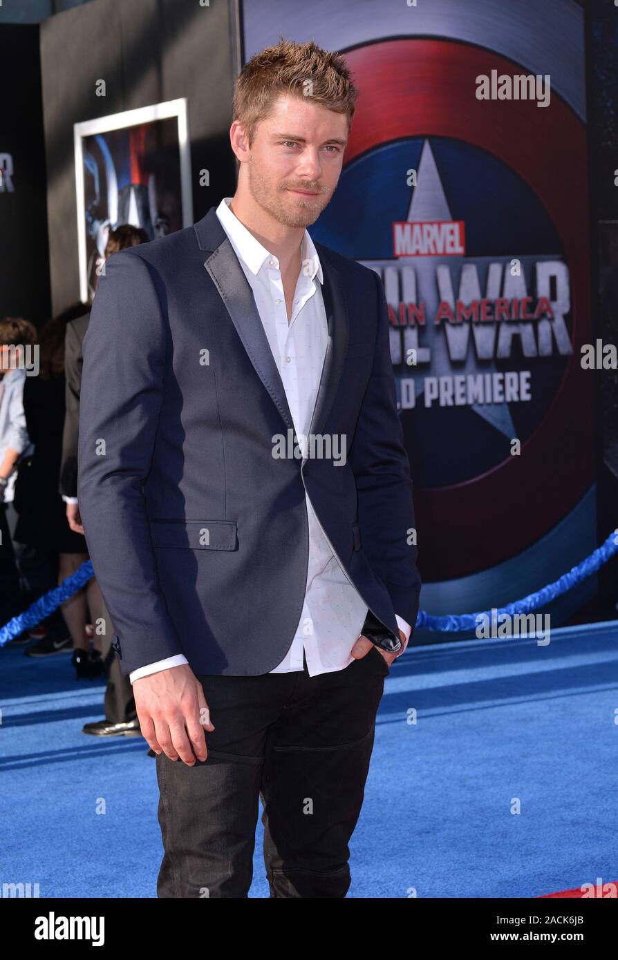 Luke mitchell hi-res stock photography and images - Alamy