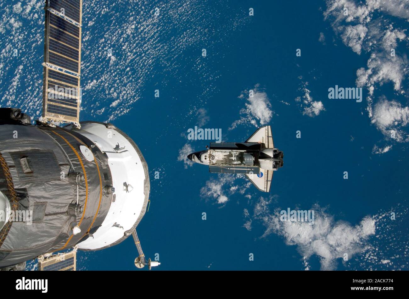 Space Shuttle Endeavour approaching the International Space Station ...