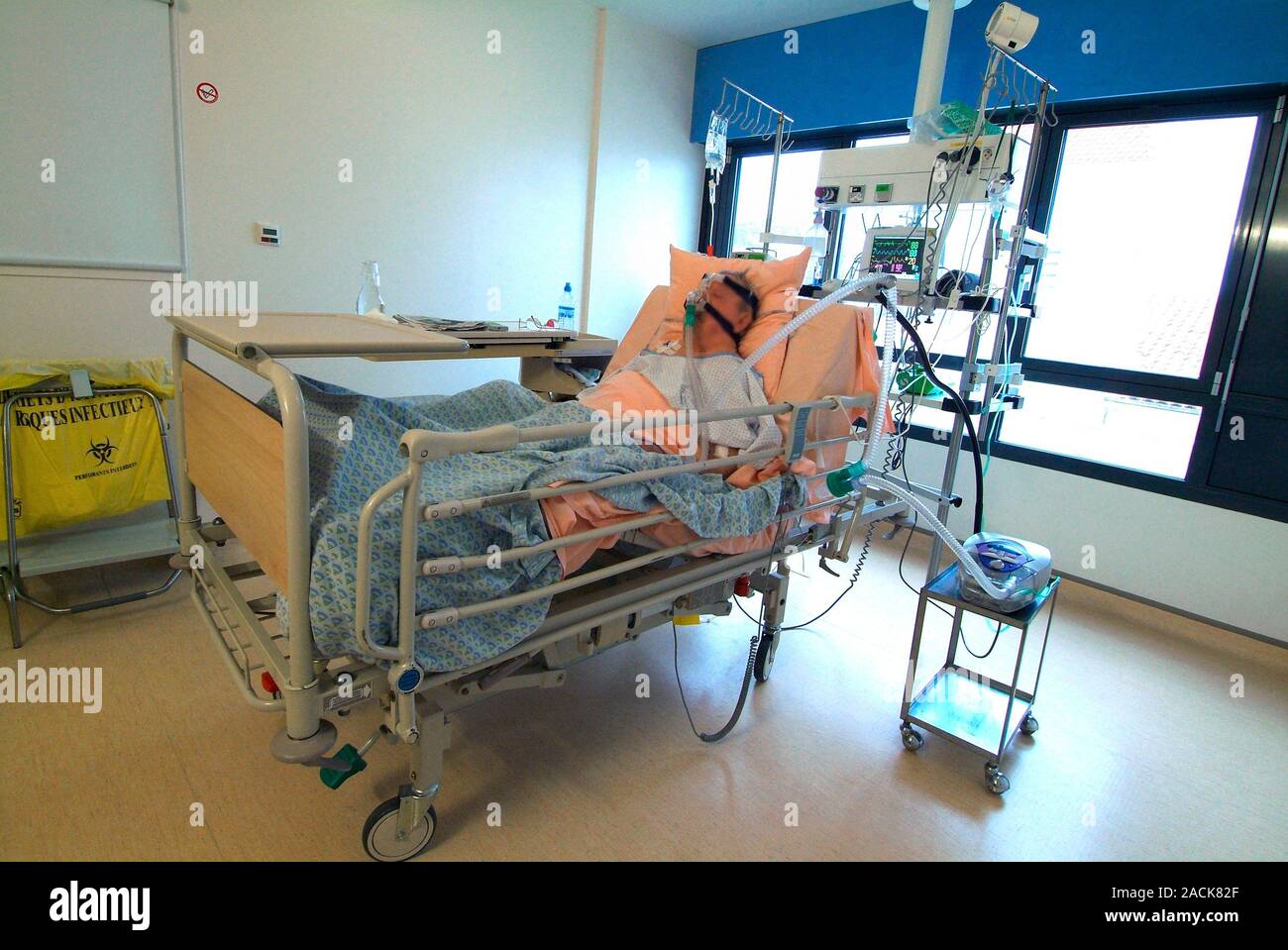 Cardiology department. Patient in intensive care on the cardiology ward ...