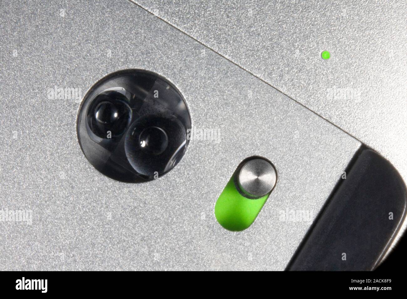 Illustration of the twin lens array in the Apple laser tracking mouse ...