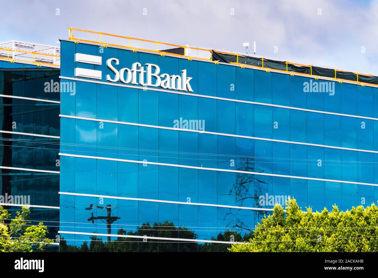 Softbank group hi-res stock photography and images - Alamy