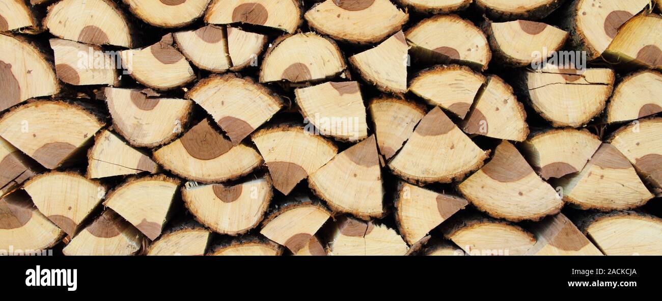 split dry firewood Stock Photo - Alamy