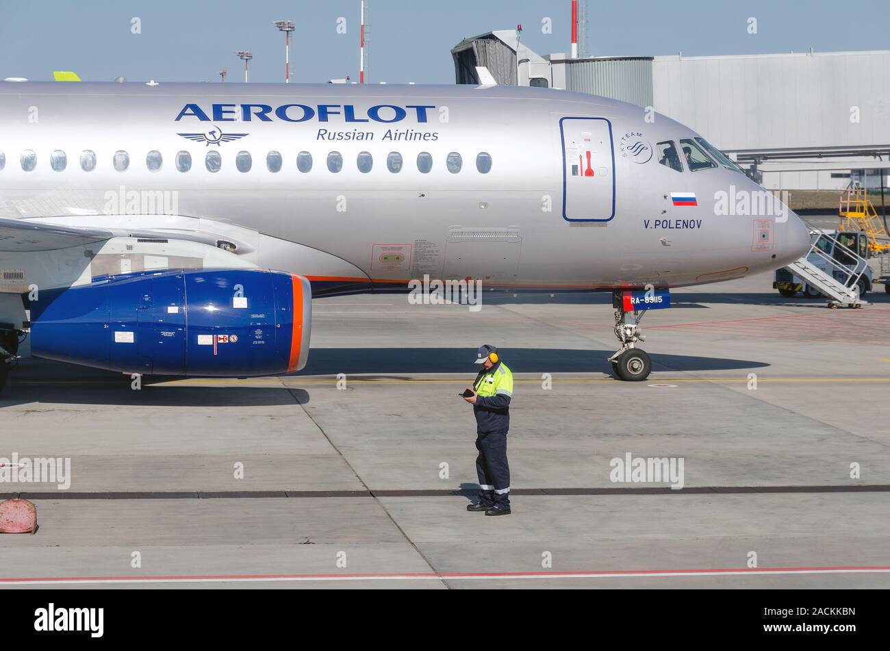 Close up boeing 737 cockpit hi-res stock photography and images - Alamy