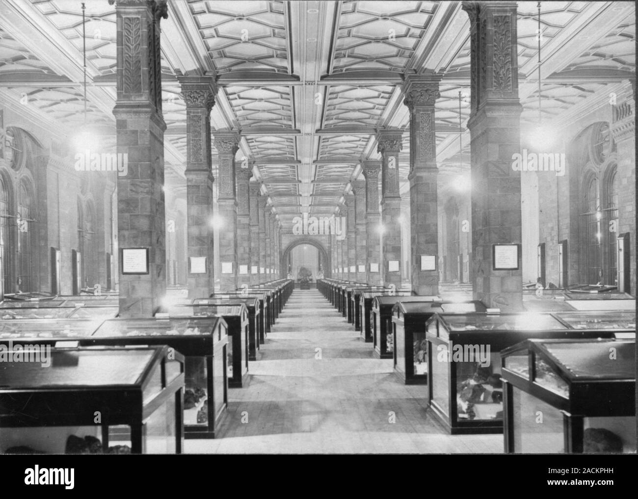 Mineral Gallery, Natural History Museum, London, UK, in 1923 Stock Photo - Alamy