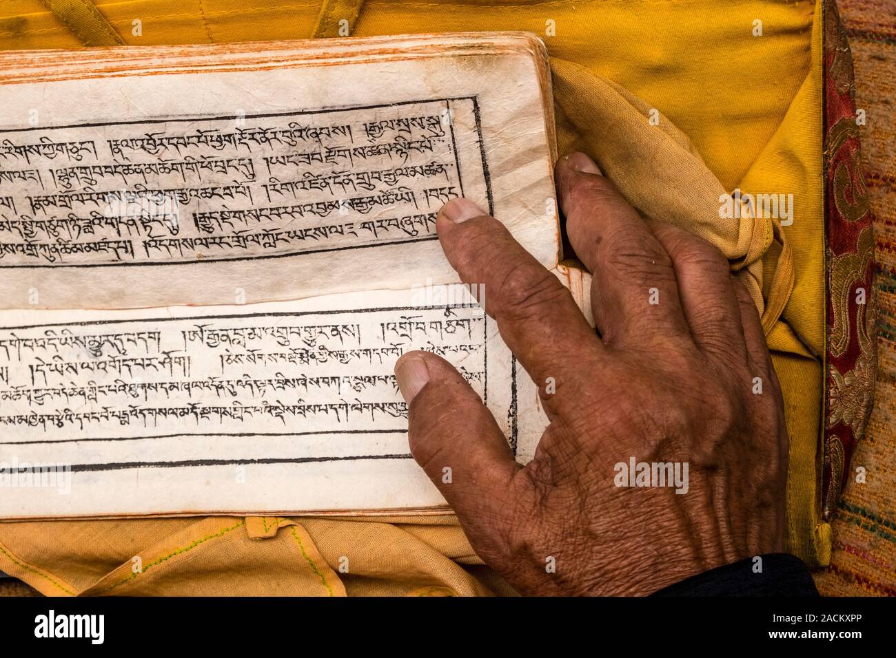Hand prayer hi-res stock photography and images - Alamy