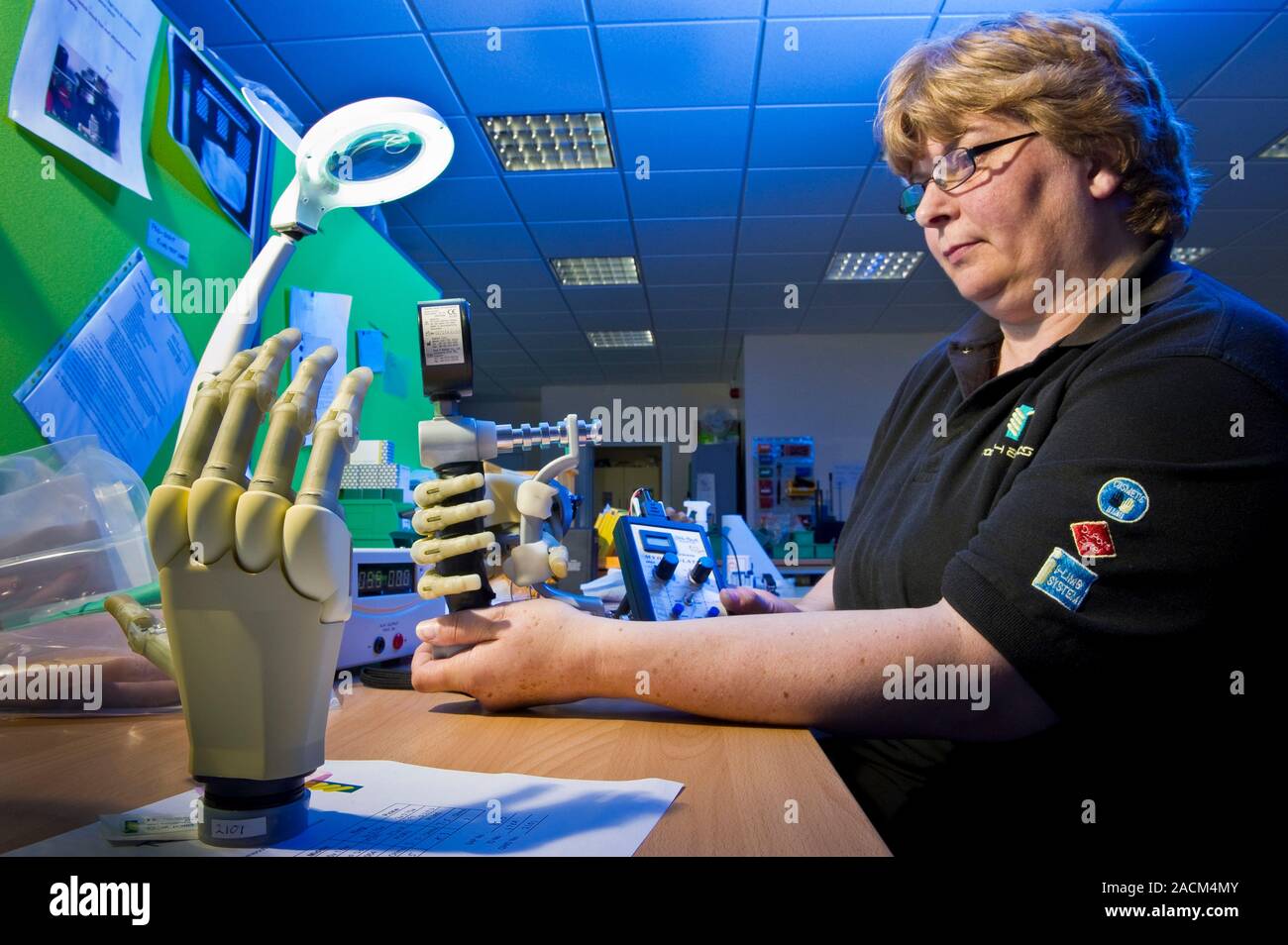 i-LIMB bionic hand testing. This is the i-LIMB Hand model, developed by ...