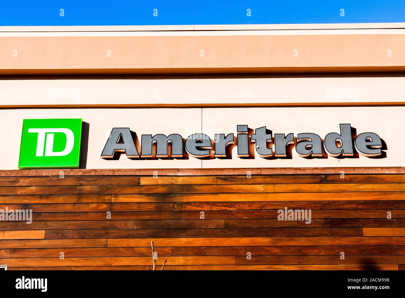 Td ameritrade hi-res stock photography and images - Alamy