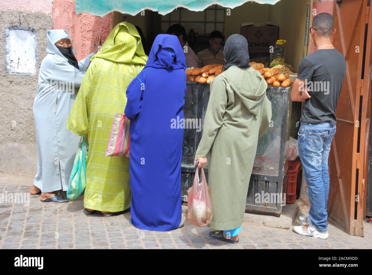 Niqab veil hi-res stock photography and images - Alamy