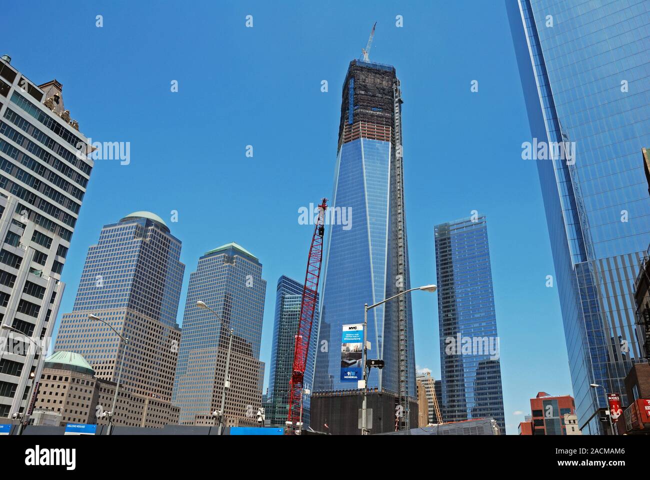 One world trade center construction hi-res stock photography and images ...