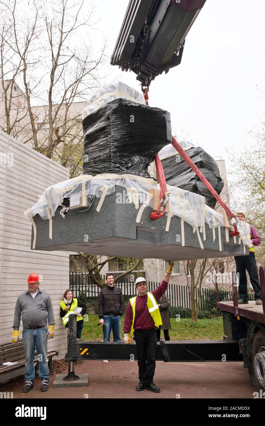 Museum CT scanner delivery. Delivery by crane and lorry of an advanced ...