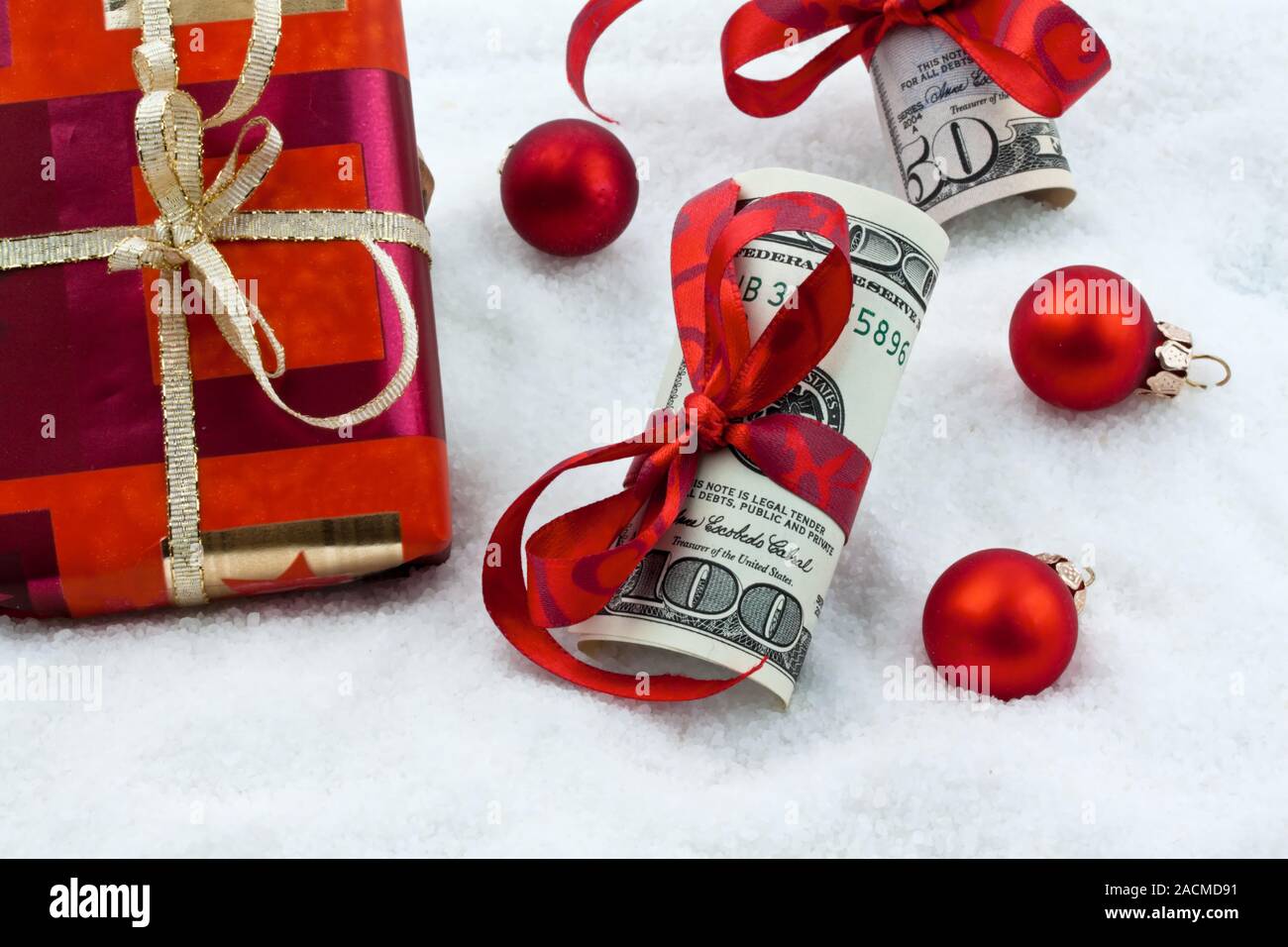 Money ribbon hi-res stock photography and images - Alamy