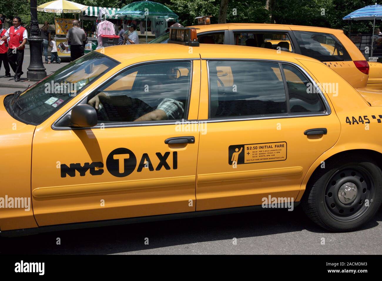 Yellow taxis in new york hi-res stock photography and images - Alamy