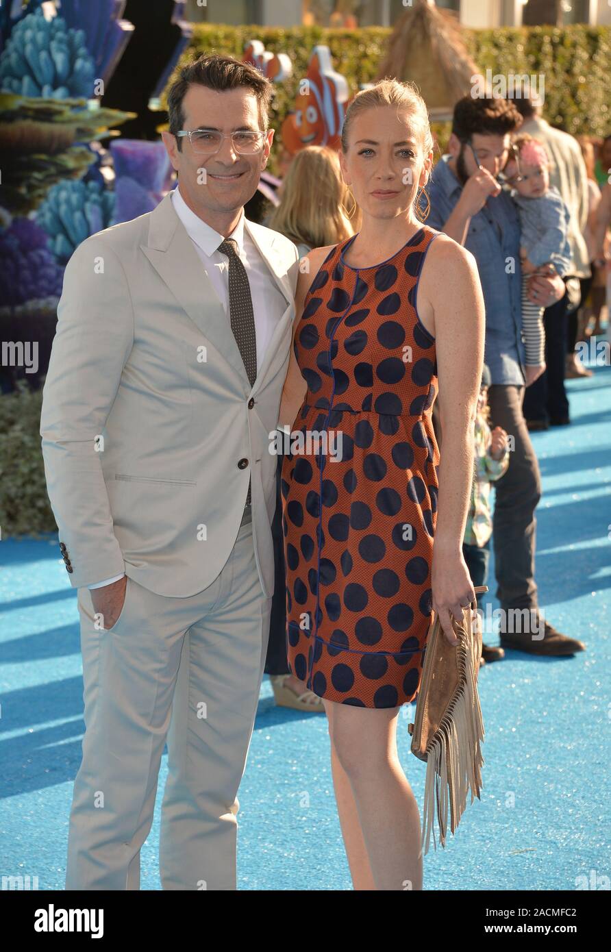 Ty Burrell Wife And Daughter
