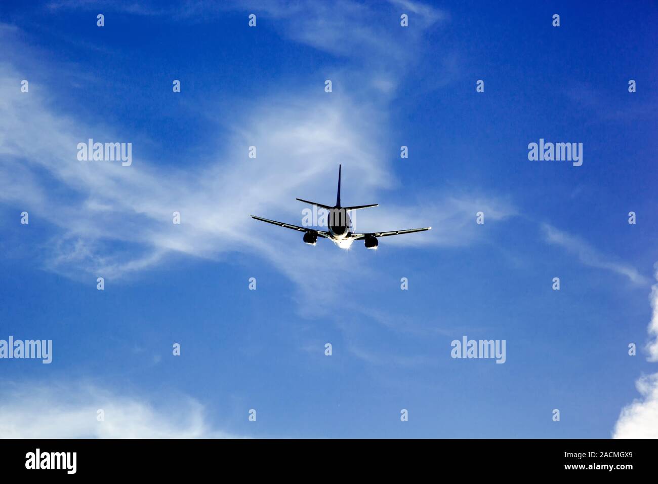 Starting aircraft hi-res stock photography and images - Alamy