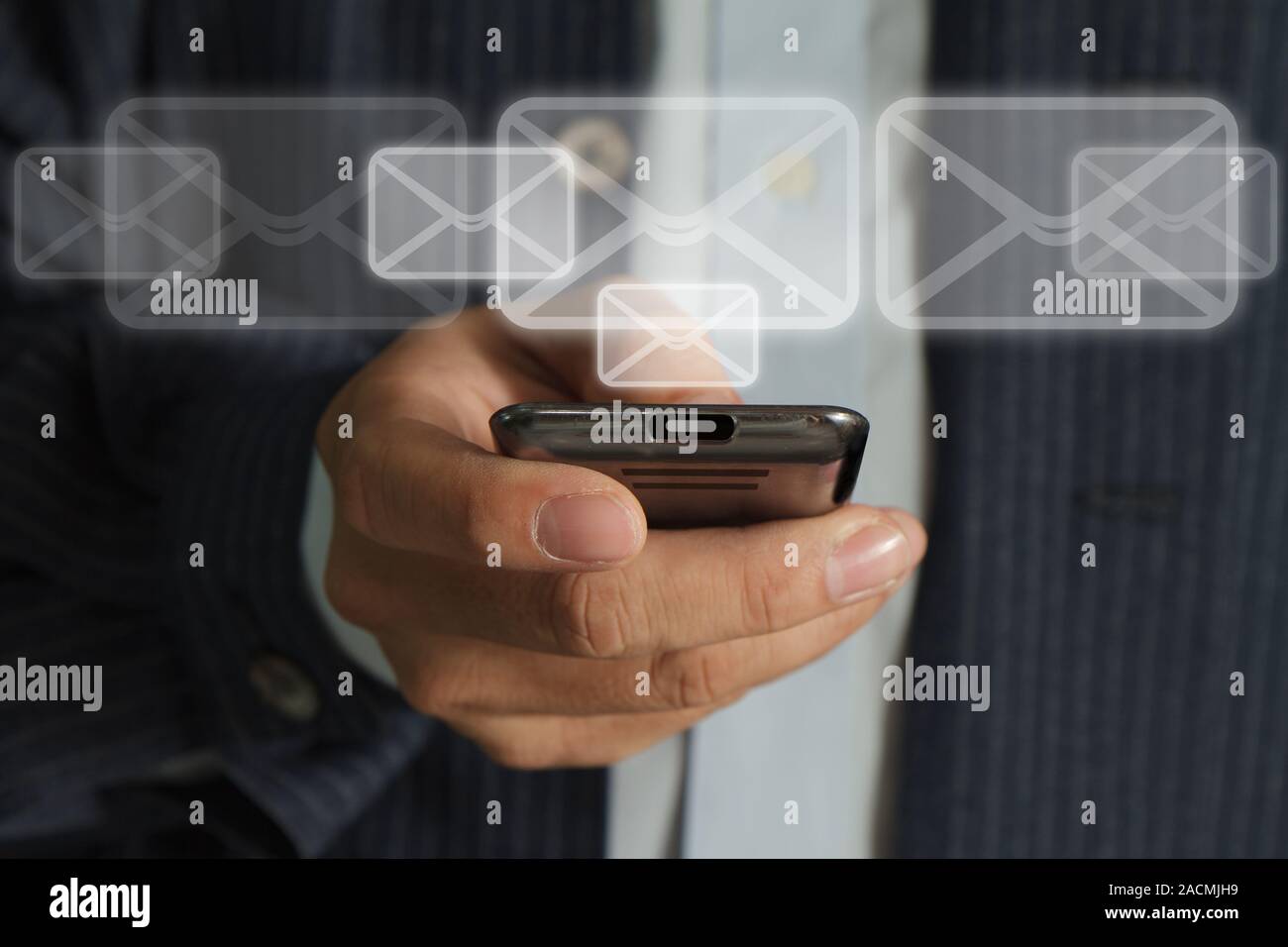 Mobile mail hi-res stock photography and images - Alamy