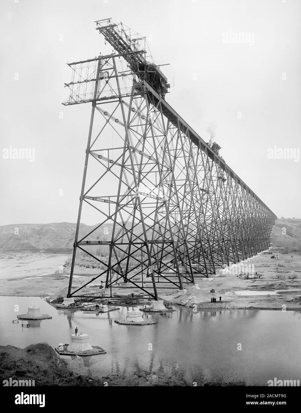 Lethbridge Viaduct construction. Engineers and workers at the ...