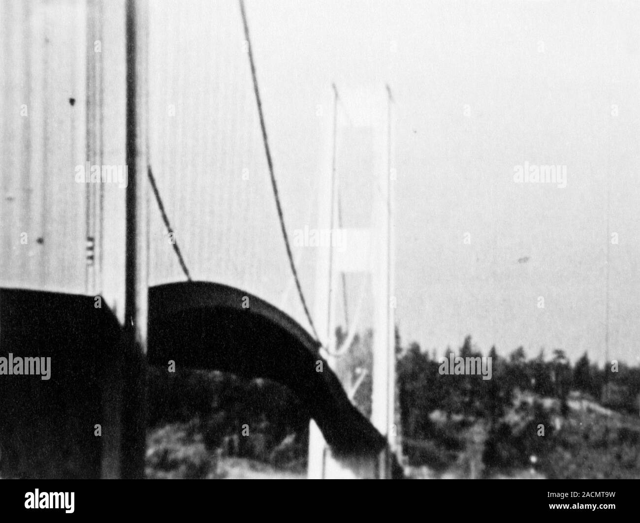 Tacoma Narrows Bridge collapse. This road suspension bridge spanned ...