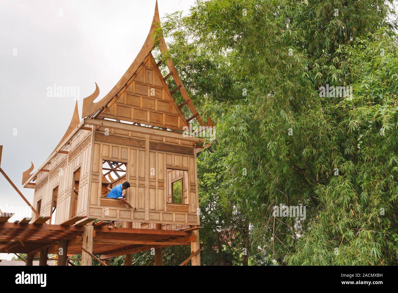 Native construction hi-res stock photography and images - Alamy