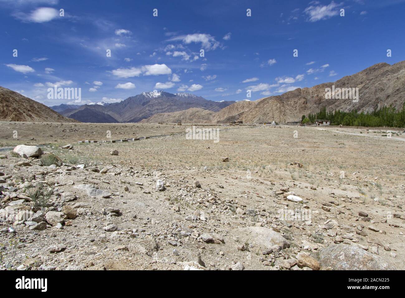 Typical white peak landscape hi-res stock photography and images - Alamy